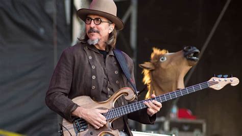 What Bass Guitar Does Les Claypool Play Insights Of Musical Instruments