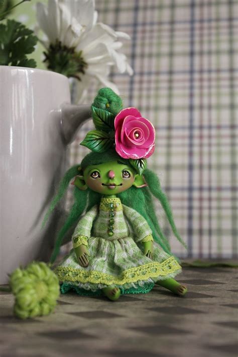 Знакомитесь это Фифи и она маленький цветочный эльфБрошь ручной