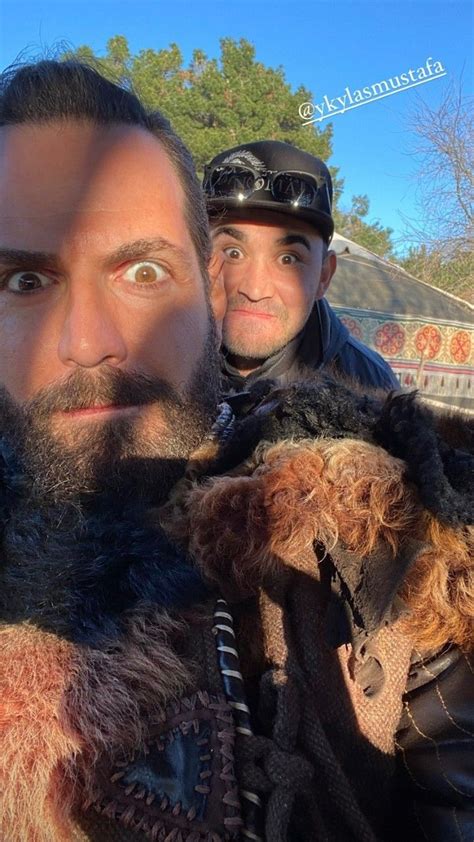 Pin By Mariaeugenia On Sultan Captain Hat Captain Baddies