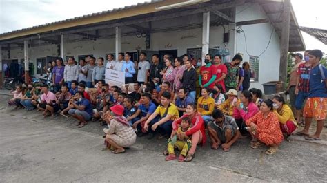 ពលករ ខ្មែរជាង ៤០០ នាក់នៅ ប្រទេស ថៃ ដែលជួប វិបត្តិ ការងារ ដោយសារ ភ្លើងឆេះរោងចក្រ