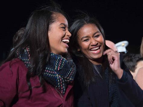 Barack And Michelle Obamas 2 Daughters All About Malia And Sasha