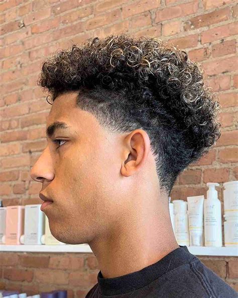 5 Jaw Dropping Highlights For Curly Hair Men Get Noticed With These