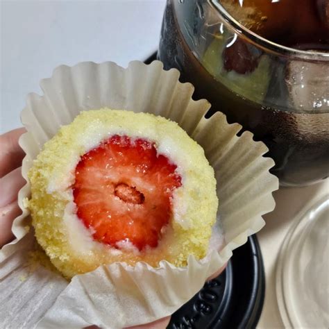 홍대 디저트 연백딸기모찌 연남점 남녀노소 즐기는 말랑부들 딸기모찌 후기 네이버 블로그