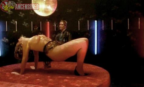 Nackte Alexa Maria Surholt In Der Sandmann