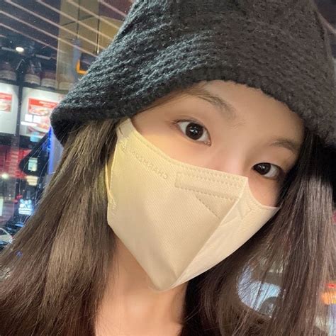 색안경을 끼고 보지 마요 난 좀 다른 여자인데 겉은 화려해도 아직 두려운 걸 you