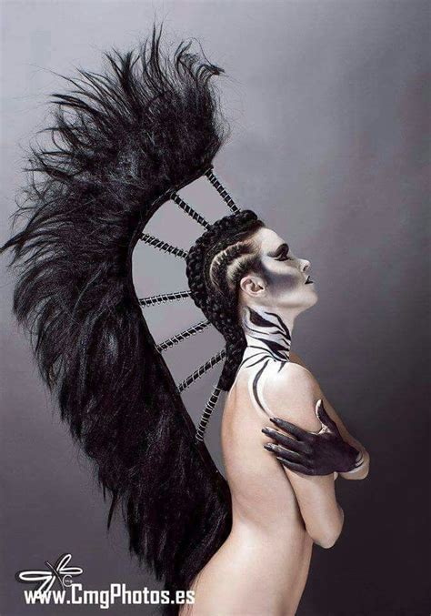 Pin De Meli Pereira En Maquillaje Fantasia Peinados Extraños Trenzas