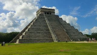 Mexico Chichén Itzá Kukulcán Pyramid It Is An Overwhe Flickr
