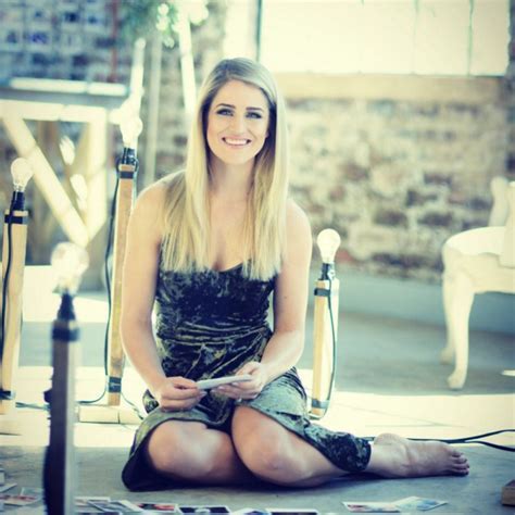 Eksklusief Caroline Grace Se Musiekvideo Netwerk24