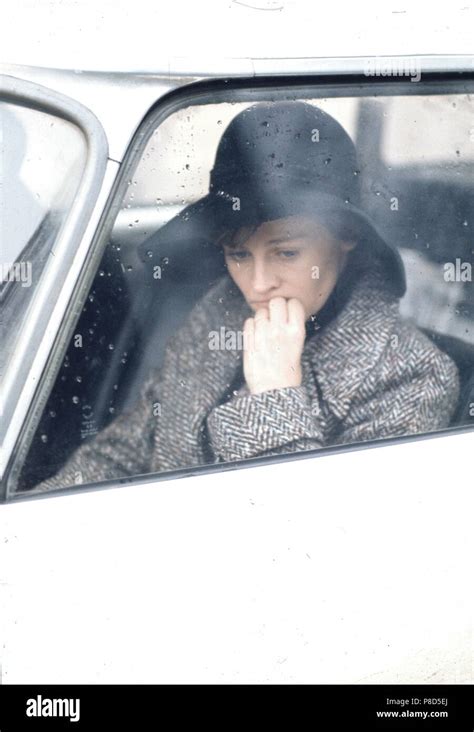 Don T Look Now Julie Christie Date Stock Photo Alamy