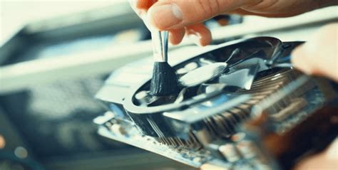 显示器偶尔黑屏一两秒又恢复正常，从这里开始排查