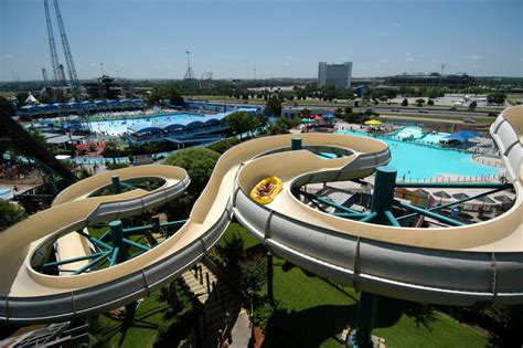 Six Flags Hurricane Harbor