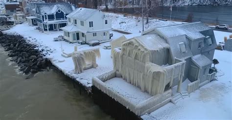 Lake Ontario Frozen