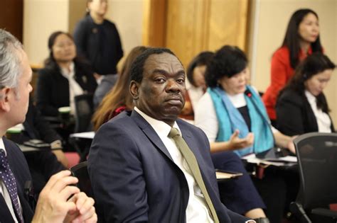 Элчин сайдын яамдад Гэр бүлийн тухай хуулийн шинэчилсэн найруулгын төслөө танилцуулжээ