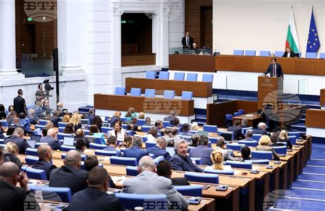 Депутатите приеха седмичната програма за работа на парламента Утро
