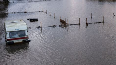 Бебе загина заради силната буря в Босна и Херцеговина Новини бг