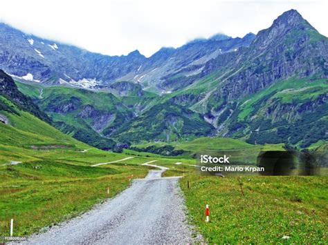 군사 사격 범위 Wichlen 또는 사격 및 훈련 모듈 Wichlen쉬에 스 플 라 츠 Wichlen 오 데르 다스이 스 겨냥에 대한 스톡 사진 및 기타 이미지 Istock