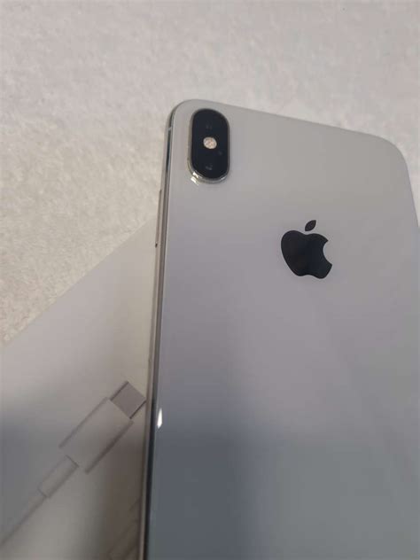 Apple Iphone Xs Max Silver 256gb With Extras Very Good