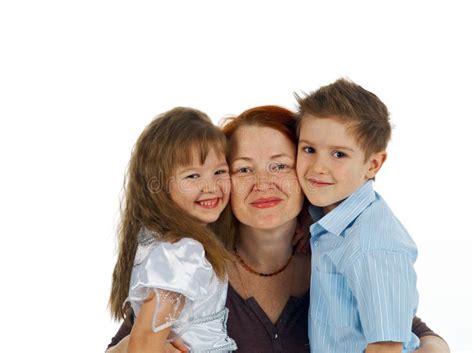 Retrato De Una Familia Feliz Foto De Archivo Imagen De Familia Muchacha