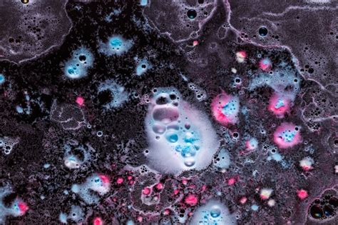 Free Photo Pink Foam Diffusing With Blue