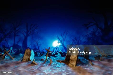 유령 어두운 밤에 묘지 묘지의 소름 유령 장면 할로윈 휴가 개념에 대한 3d 렌더링 일러스트 배경 묘지에 대한 스톡 사진 및 기타 이미지 Istock