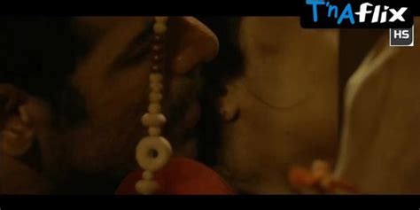 Kangana Ranaut Breasts Thong Scene In Kangana Ranaut Sex Tnaflix Com