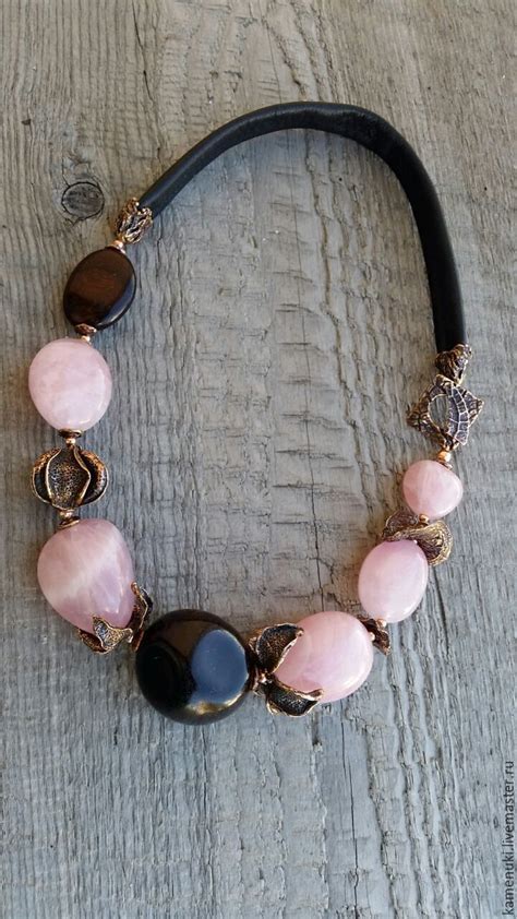 Купить или заказать Колье Розовый кварц палисандр авторская бронза кожа в интернет магазине