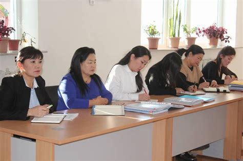 ХҮҮХЭД ГЭР БҮЛ ЗАЛУУЧУУДЫН ХӨГЖЛИЙН ГАЗРЫН ҮЙЛ АЖИЛЛАГААТАЙ ТАНИЛЦЛАА