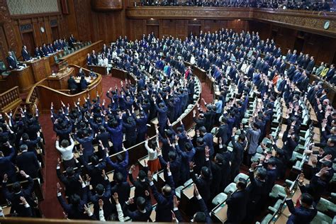 Japan Pm Takaichi Dissolves Parliament For Snap Election