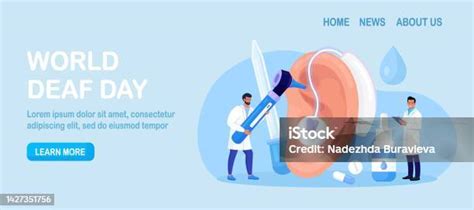 청각 장애 청력 상실 의사는 귀의 건강을 확인 청각 기관 청각 장애가있는 환자는 치료를 위해 의사 청각 학자를 방문하십시오 건강 검진 귀 검사 보청기와 큰 귀 보청기에 대한