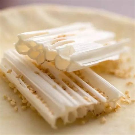 Kin Hing Traditional Candy And Coconut Wrap 健興 糖蔥薄餅 8件連1包餅皮 Mikoplace U