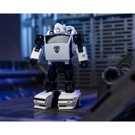 Generations Selects Wfc Earthrise Bugbite Revealed Pre Orders Live Transformers News Tfw2005