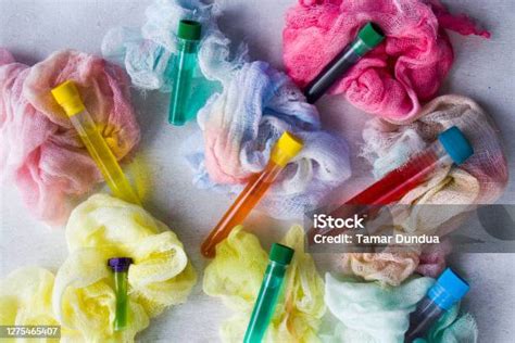 컬러풀하고 다양한 색상의 벌집 배경 노란색 녹색 및 빨간색 색상 건강관리와 의술에 대한 스톡 사진 및 기타 이미지 건강관리와 의술 그라데이션 그루지야 Istock