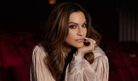 Get to Know Broadway Star & Singer Shoshana Bean with These 10 Fun ...