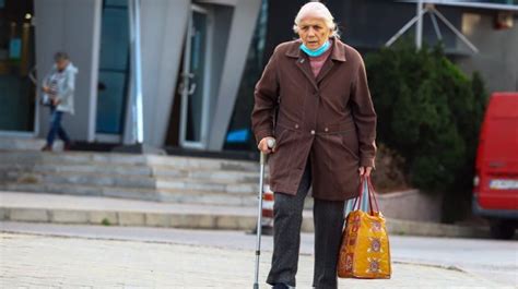 НОИ ще преизчисли служебно пенсиите на близо 336 000 работещи пенсионери Bgonair