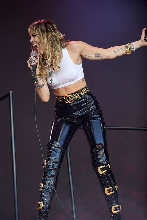Miley Cyrus Billy Ray Lil Nas X At Glastonbury 2019 Video Ps