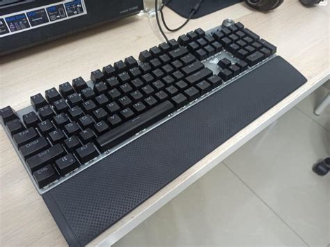 רכיבים ואביזרים למחשבים מקלדת גיימינג במצב טוב עם לדים מודעה 1066112