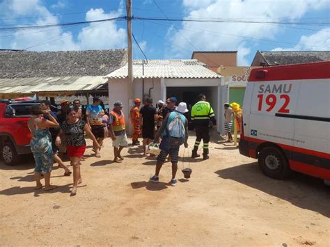 Barraca De Praia Desaba Na Sabiaguaba E Crianças Ficam Feridas Ceará
