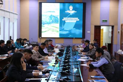 ГАЗРЫН ТУХАЙ ХУУЛЬД НЭМЭЛТ ӨӨРЧЛӨЛТ ОРУУЛАХ ТУХАЙ ХУУЛИЙН ТӨСЛИЙН ХЭЛЭЛЦҮҮЛЭГ ЯВАГДАЖ БАЙНА