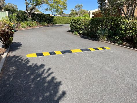 M Rubber Speed Hump With Fixings Speed Humps Australia