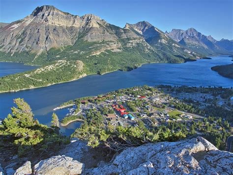 Fall Is An Ideal Time To Visit Waterton Lakes National Park The