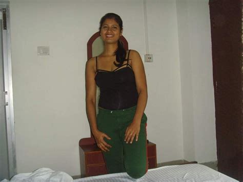 Sri Lankan Girl Honeymoon Leaked Pic Desi New Pics Hd Sd Dropmms