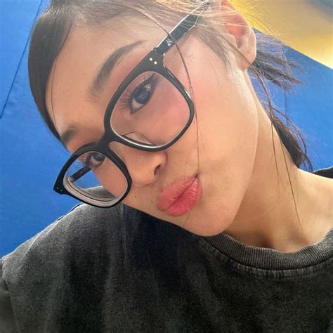 Jhoanna Robles Pretty Brunette Cute Makeup Looks Pretty Selfies