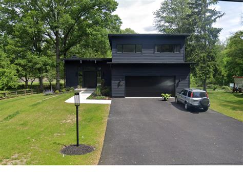 Matthew V Piotrowski