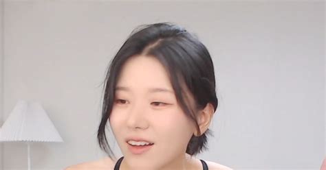 딱 붙는 옷 입고 운동하는 중