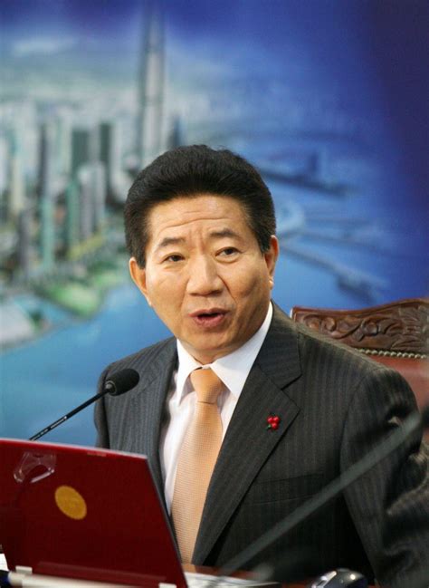 [노무현사료관] [부산 북항 재개발 종합계획 보고회에서 말씀하는 노무현 대통령]