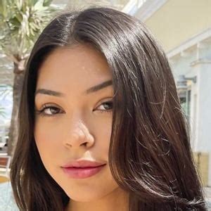 Aishah Sofey - Age, Family, Bio | Famous Birthdays