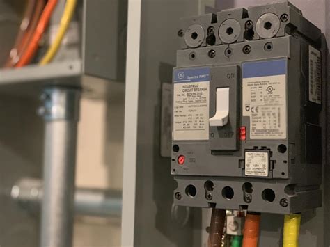 Circuit Breaker Design Pattern