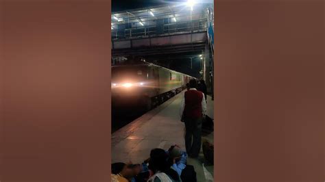 Wag9 12552 Kyq Smvb Ac Exp Arriving Noq Wag9 Indianrailways