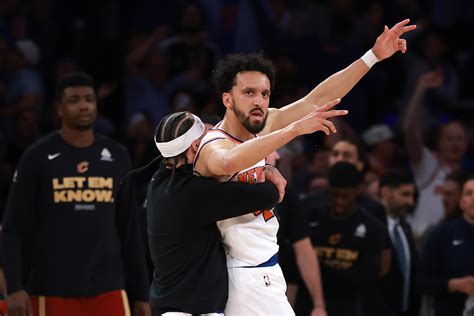 Knicks Vs Cavaliers Live Updates Game 1 News Scores Reaction From Msg
