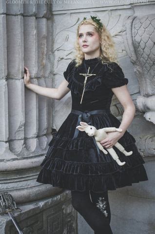 Lolita Goth A Guide To The Playful And Dark Fusion Of Styles Gothtrends